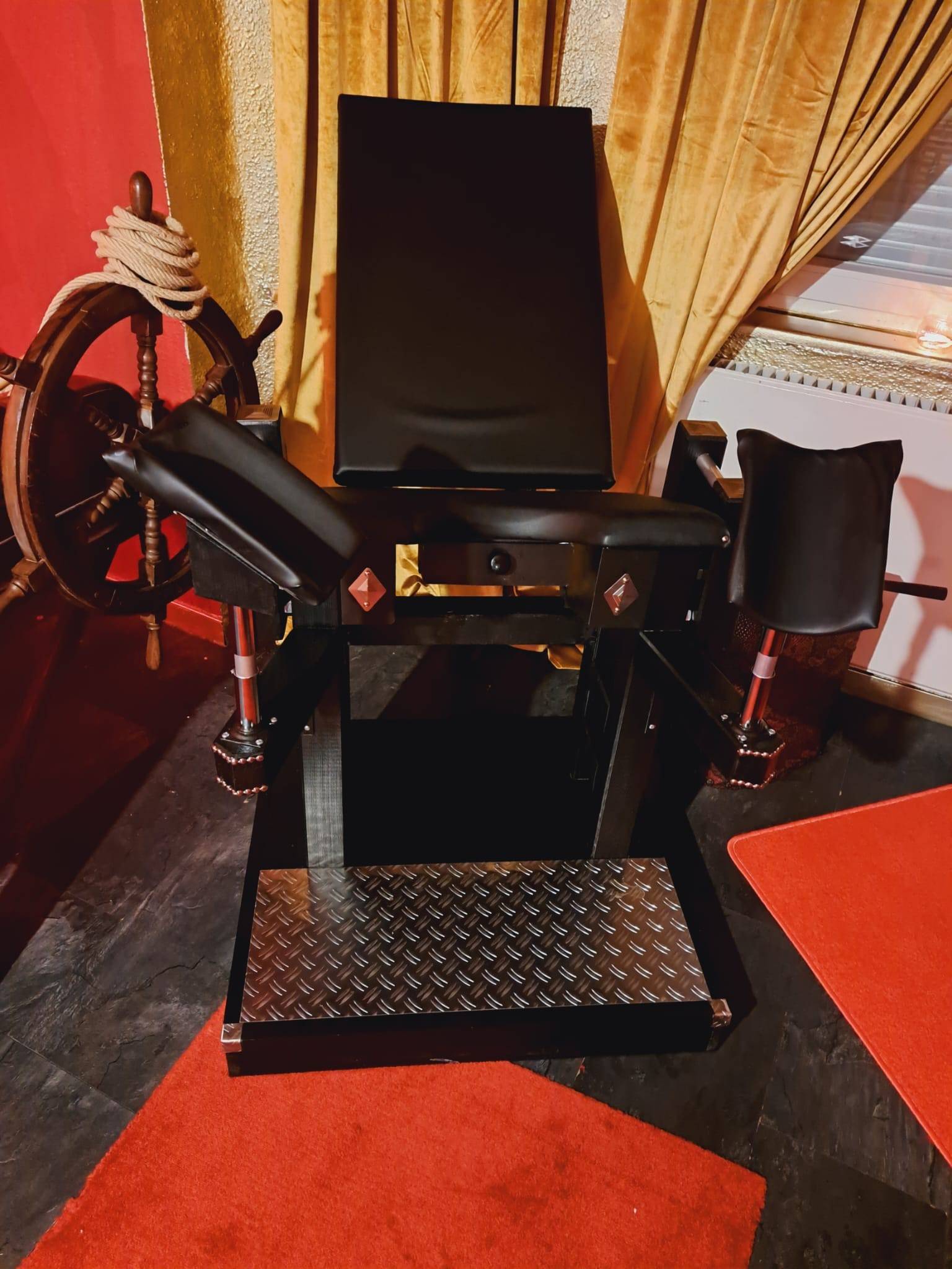 Domina - www.studiomedusa.de